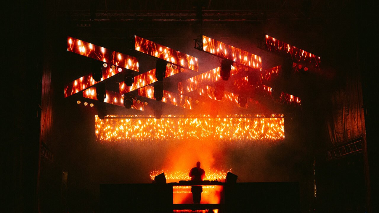 Strand Neo Compact 10 Console — CX Network